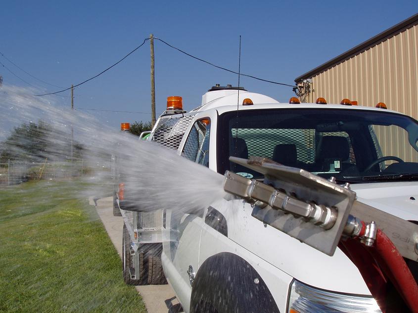 CCI - Roadside Spray Truck with Chemical Injection | 1100 Series