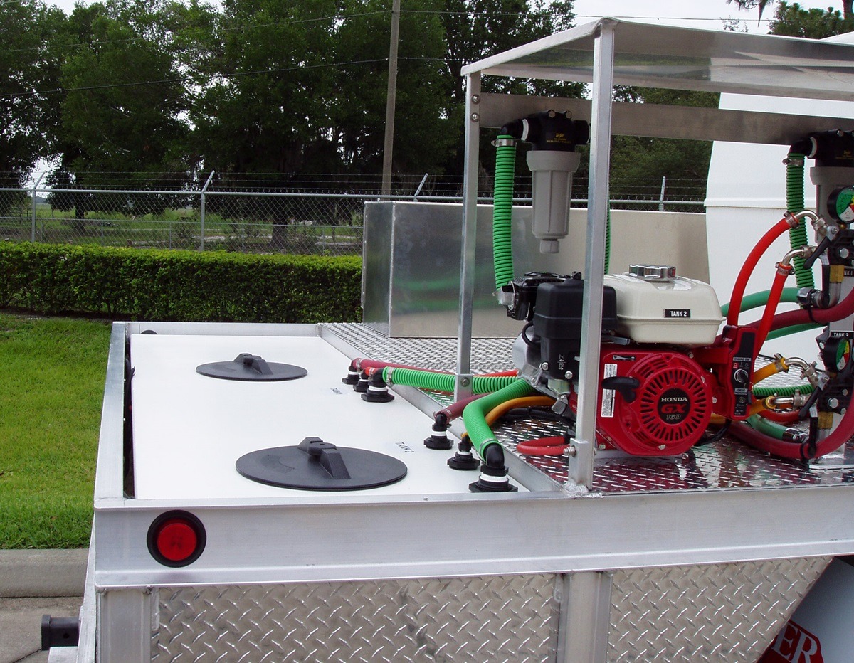 CCI - Open-Style Lawn Care & Pest Control Spray Truck | 1000 Series