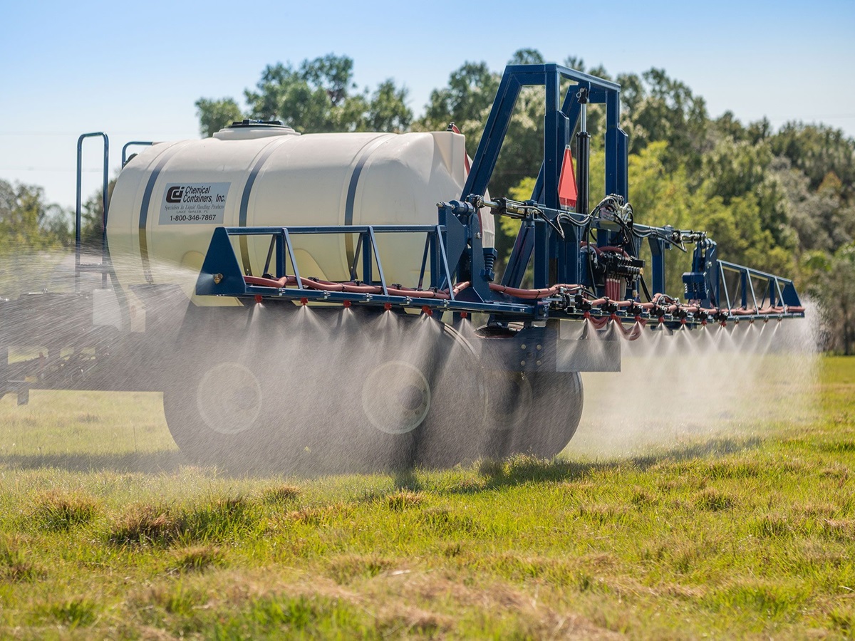 CCI - CCI Custom 1000 Gallon Pasture Sprayer