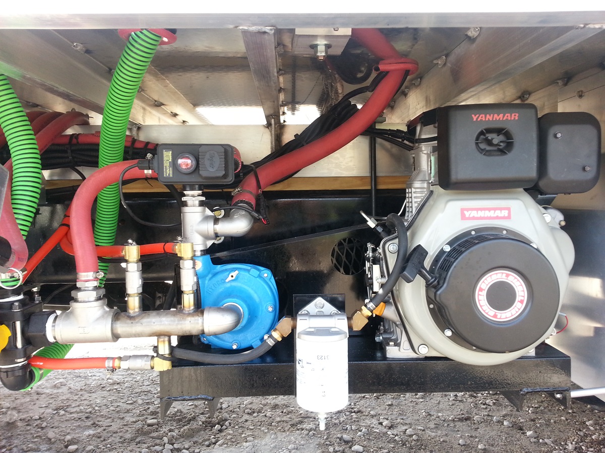 CCI - Roadside Spray Truck with Chemical Injection | 1100 Series