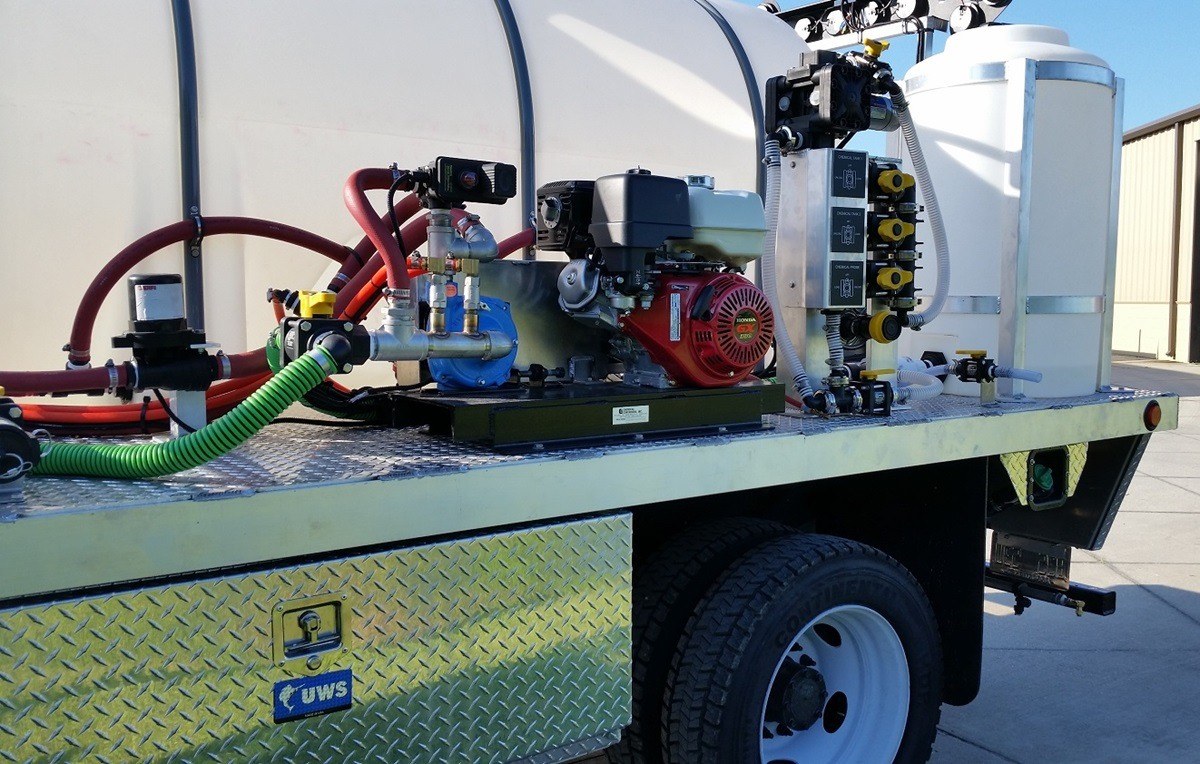 CCI - Roadside Spray Truck with Chemical Injection | 1100 Series