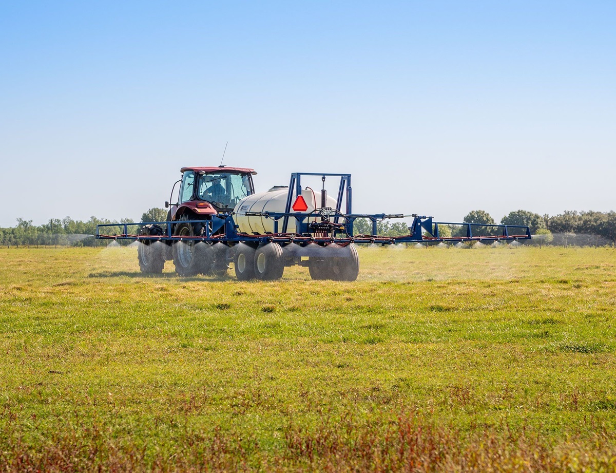 CCI - CCI Custom 1000 Gallon Pasture Sprayer