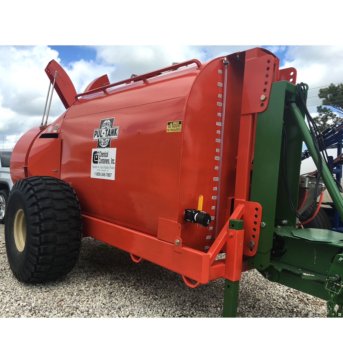 CCI - Rears Hurricane 1000 Gallon Sprayer